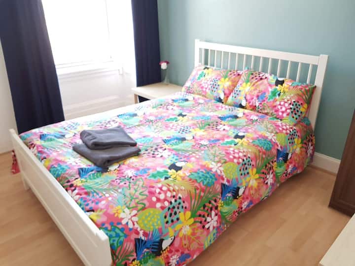 Central 3 Bed Apt On Rose Street - Edinburgh