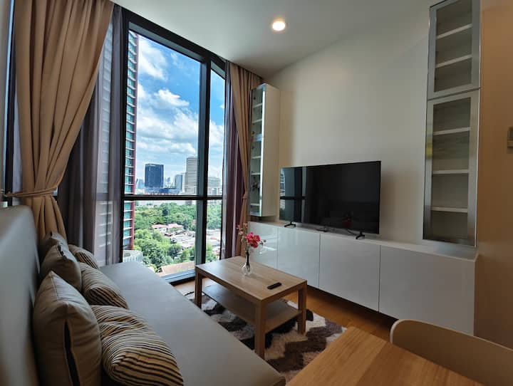 New Luxury Condo Behind Siam Paragon + Ctw - Bangkok