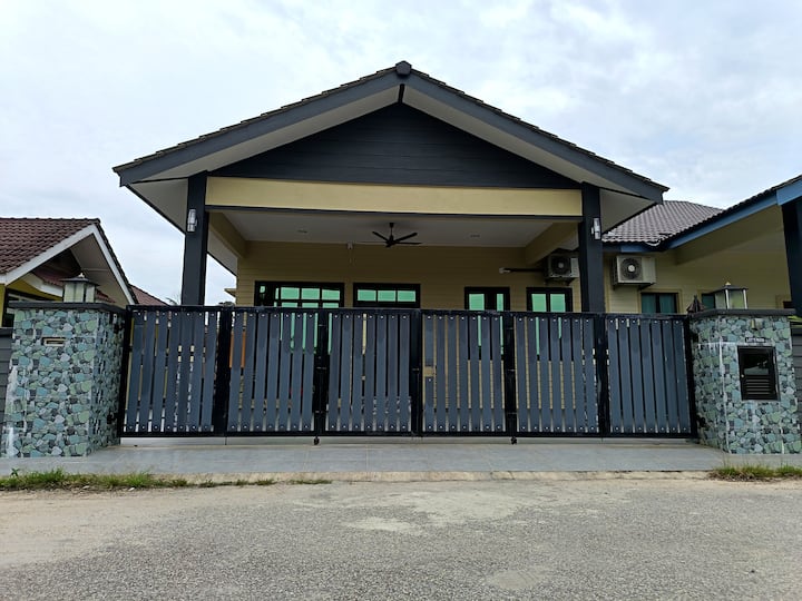 Comfort And Private Stay - Bukit Payong