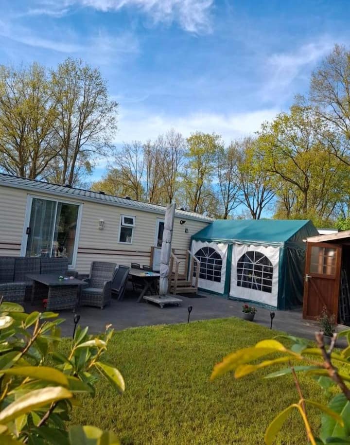 Luxe Stacaravan / Bungalow - Vriezenveen