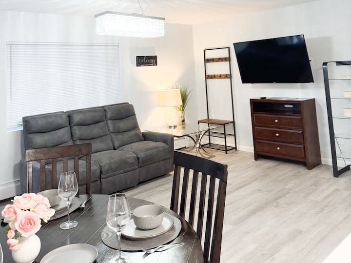 2br 1ba Spacious Modern Suite 5 - Anchorage, AK