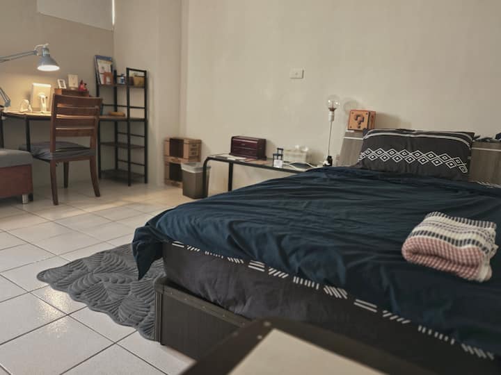 ​Cozy Shared Stay Near Mrt Shihjia | Single Bed - 鳳山區