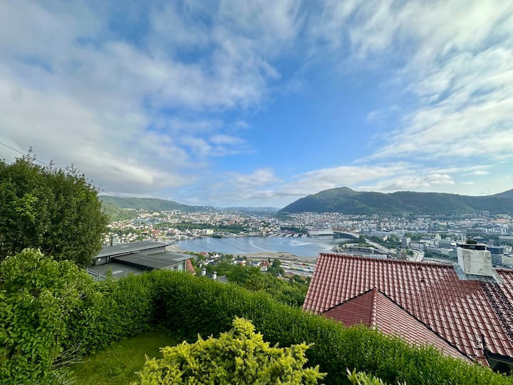 Sentralt & Naturnært – Ved Fløien I Bergen - Bergen