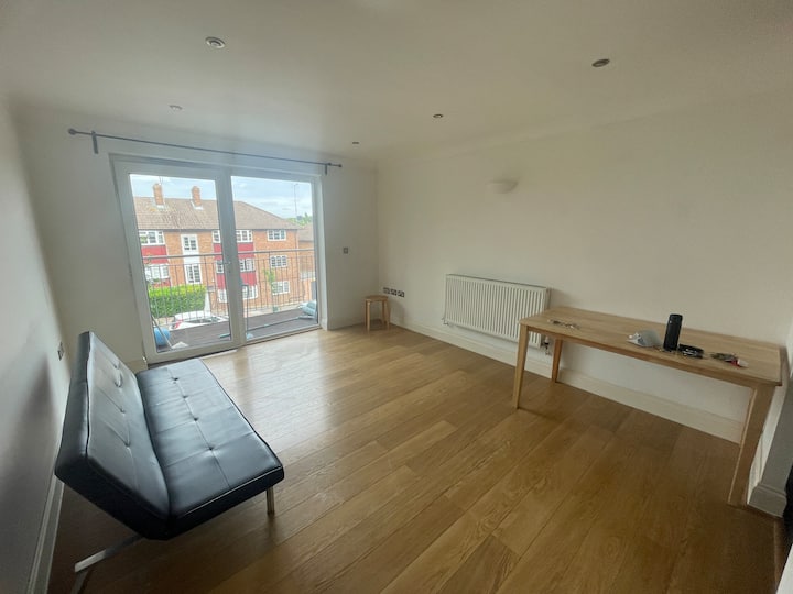 2 Beds Flat In Albany Park - Woolwich
