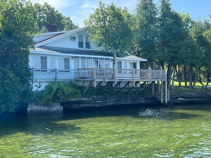 St. Lawrence River Paradise - Brockville