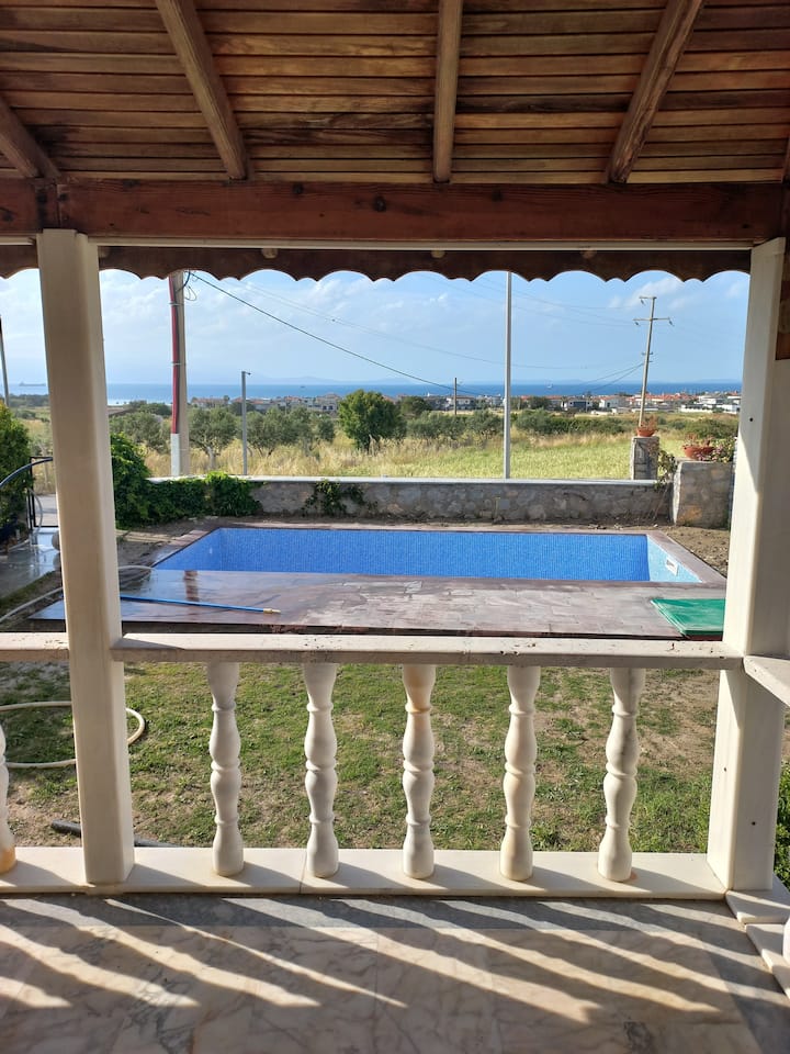 Yüzme Havuzlu,4+1 Villa,3 Günlük - Çeşme