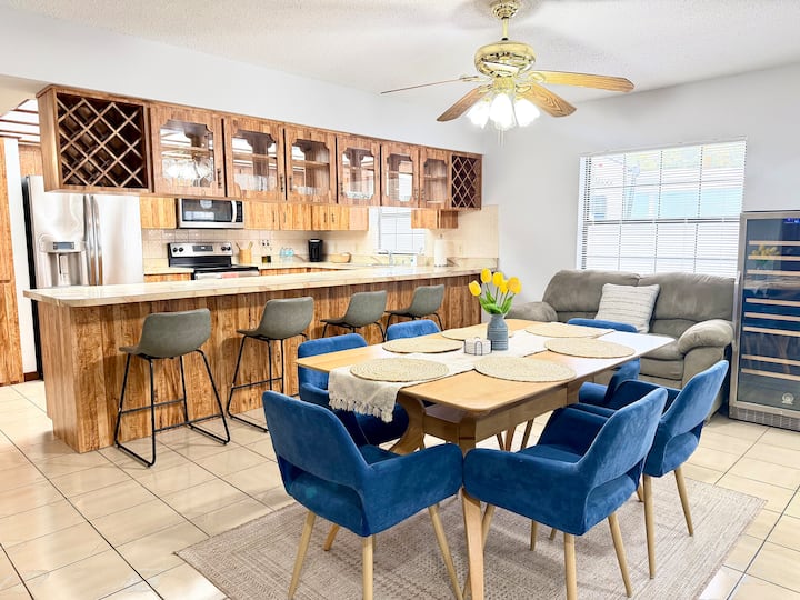 Home W/ Dipping Pool • Walk To Stadium • No Fee - Aéroport de Tampa (TPA)