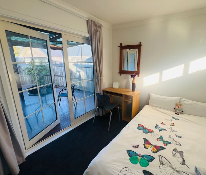 Terrace View - Sun & Freedom In Your Bedroom - Christchurch