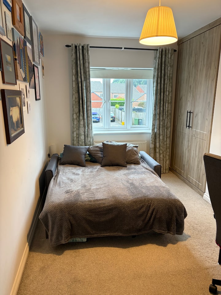 Double Bedroom For The Gig - Cardiff