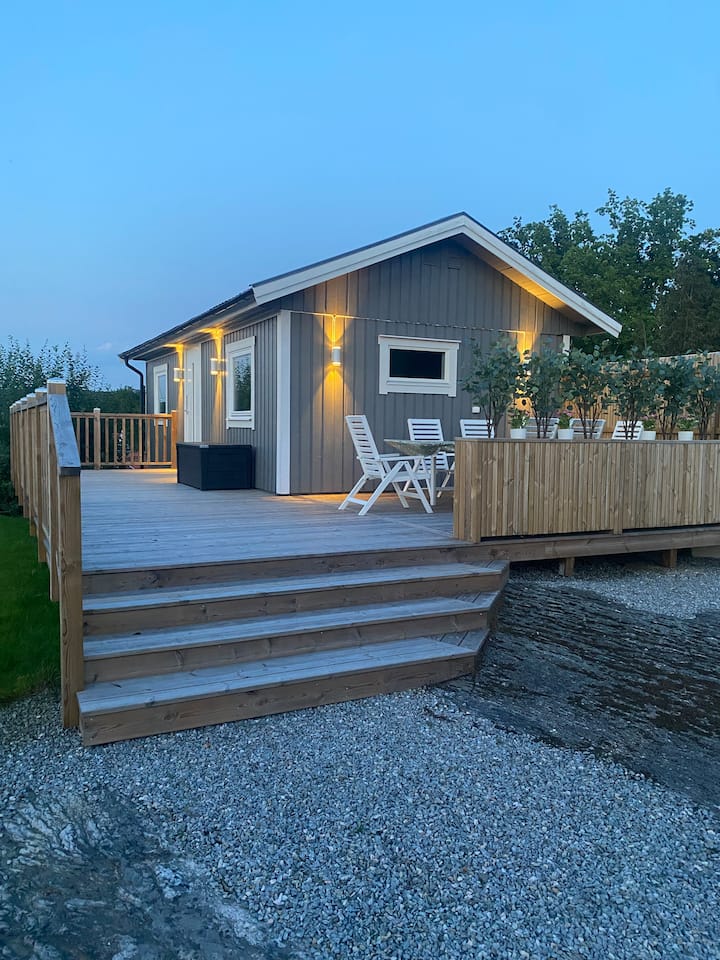 Havsnära Stuga Vid Slussen - Henån