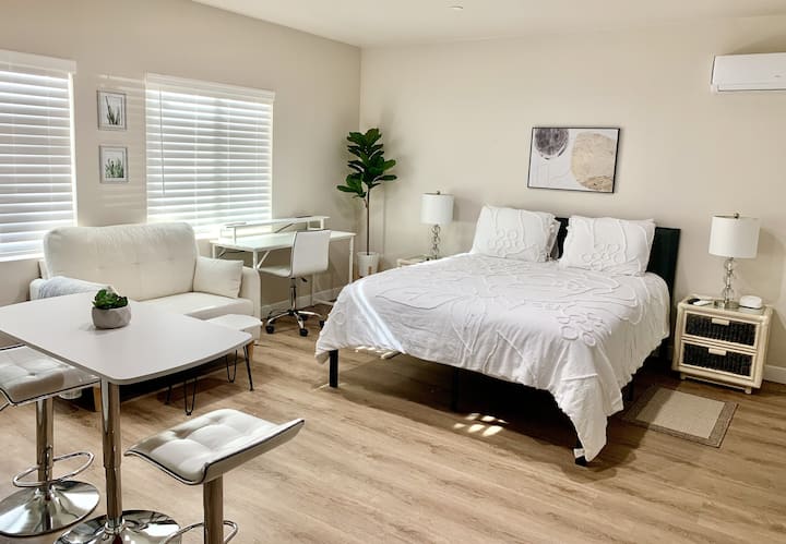 Chic Spanish-style Guest Suite. Ventura, Ca - Ventura, CA