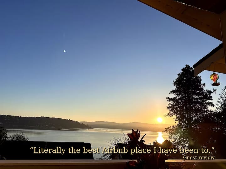 Luxury • Lakeviews • King Bed • Bidet •Soaking Tub - Seattle