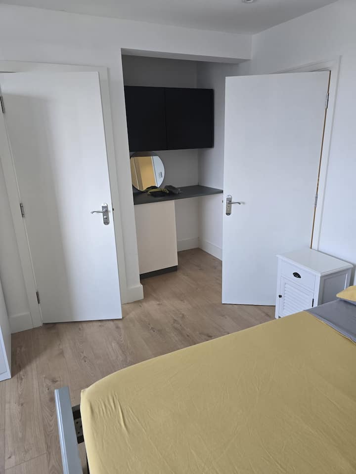 Room #6 At 7 Bedroom House
Clacton-on-sea - Clacton-on-Sea