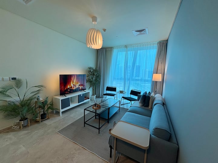 Chic & Cozy 2br Stay In Pearl | West Bay Views - Doha