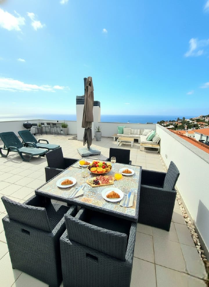 New! 2br/2ba Penthouse Lux W/ Private 100sqm Patio - Caniço