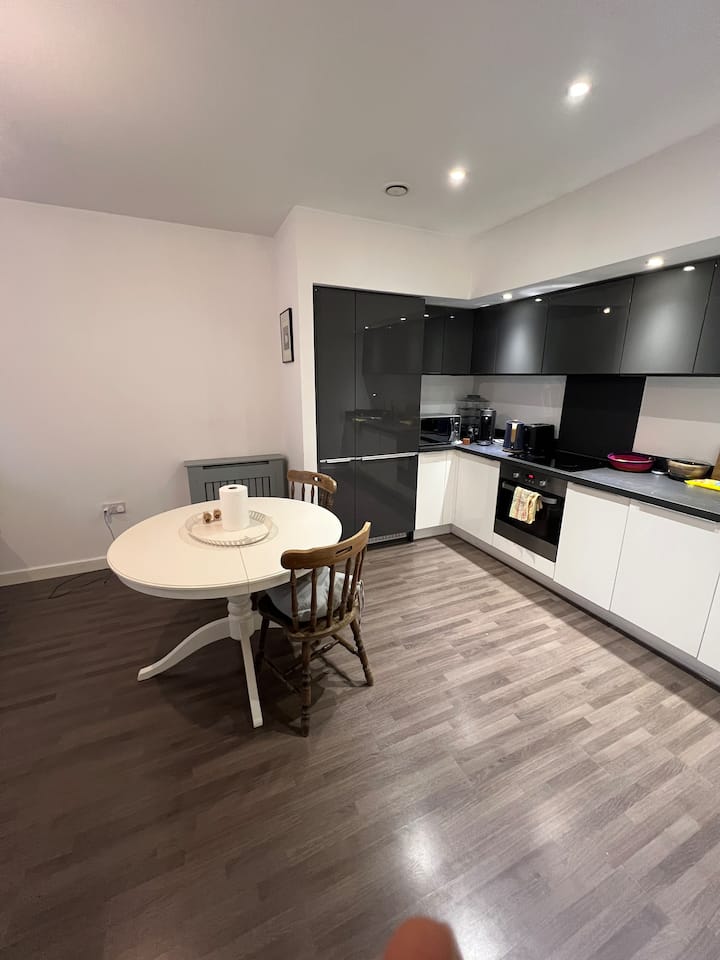 Modern Apartment Near Heathrow! - Hounslow