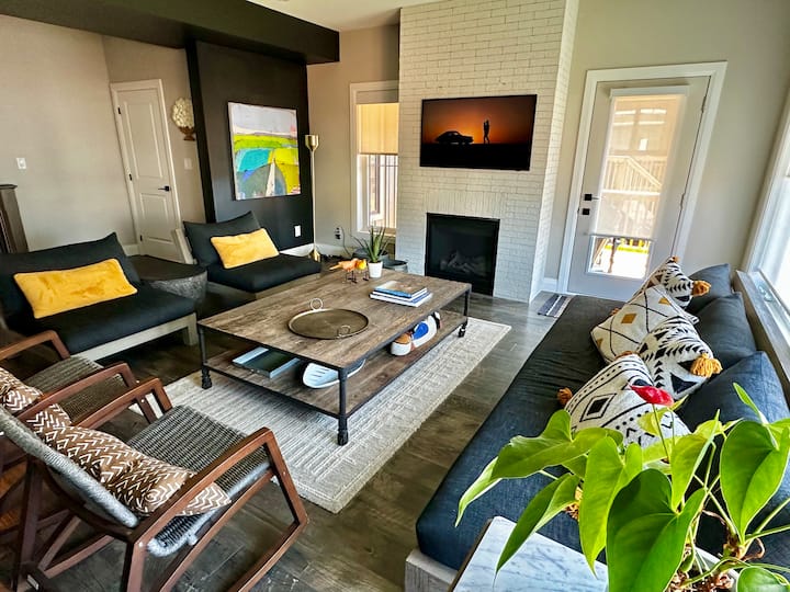 Spacious & Elegant Blue Mountain Retreat - Town Of The Blue Mountains