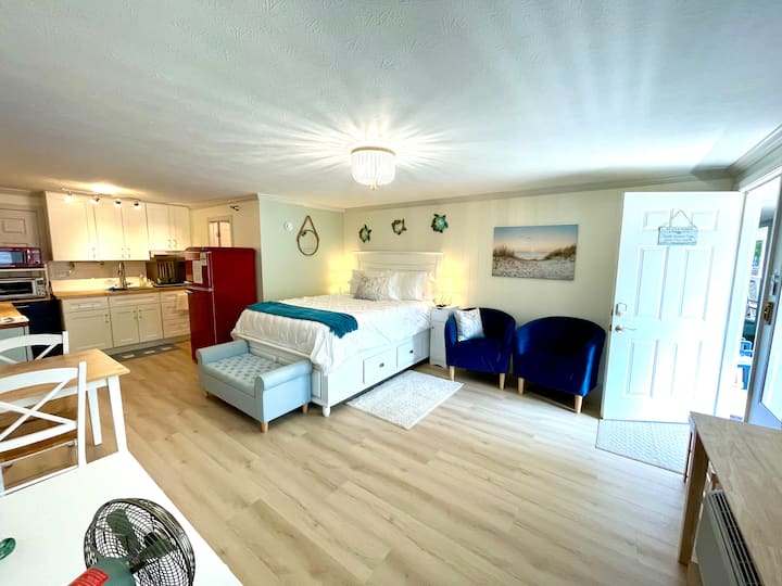 Peaceful Ogunquit Studio-pools, Kitchen, Walkable! - Ogunquit, ME