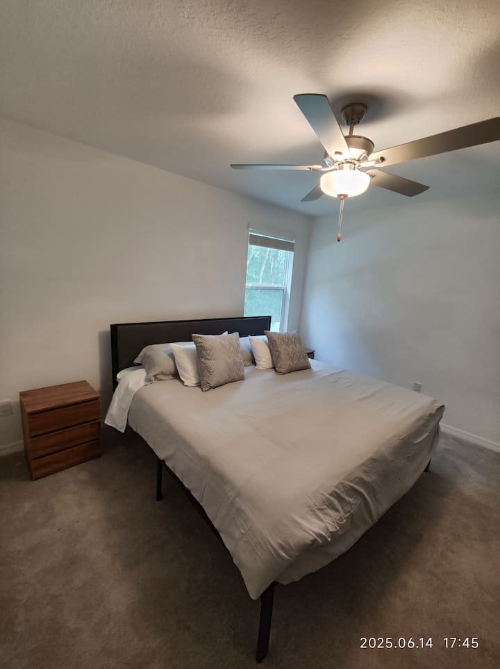 Room#4 Casa Relax Bedroom Tampa - Zephyrhills, FL