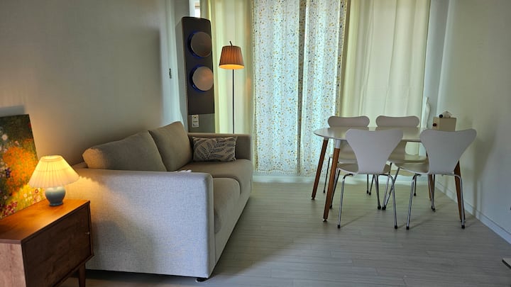 [수원화성 행궁 창룡문] 테스 Tess 인생최고여행 친구 사랑 가족 출장 한달살기 - Suwon-si