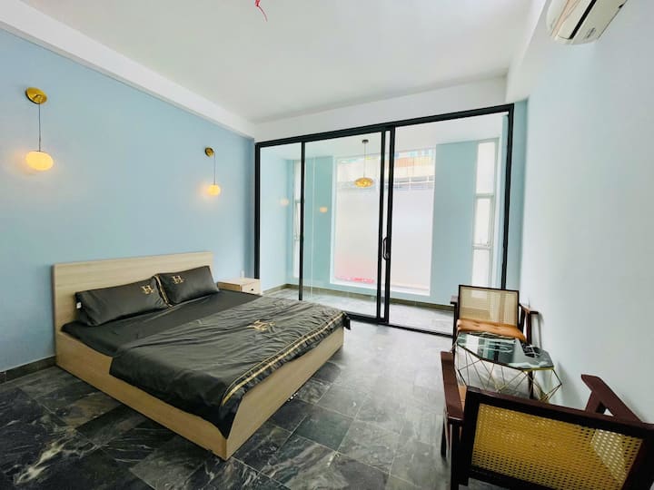 202 | Chic Studio | Easy To D1 - Ho Chi Minh City