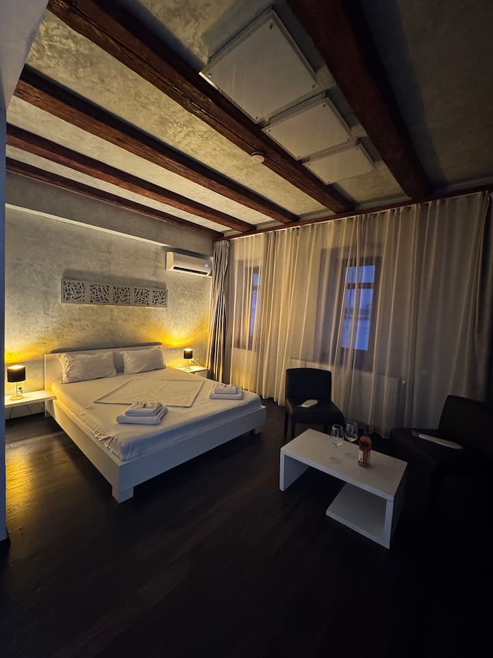 Flh - Sibiutiful - Room 2 - Hermannstadt