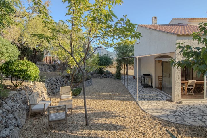 Air-conditioned Villa, Between Garden And Seaside - Le Pradet