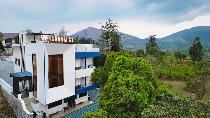 Entire Retreat | 5 A/c Apartments & Rooftop Pool - Kuttikkanam