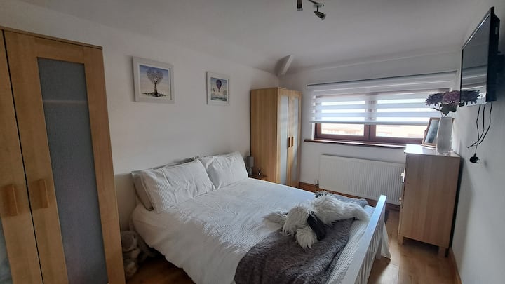 Grey Room - Double Room In Shared House - Rhossili