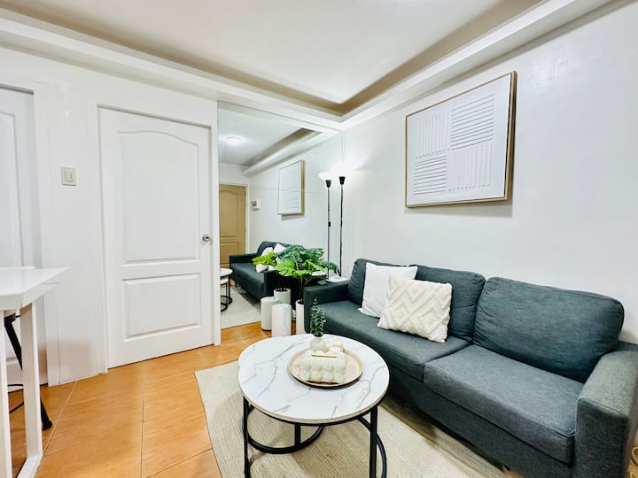 Unwind Oasis | 2br W/ Free Pool Access - Cainta