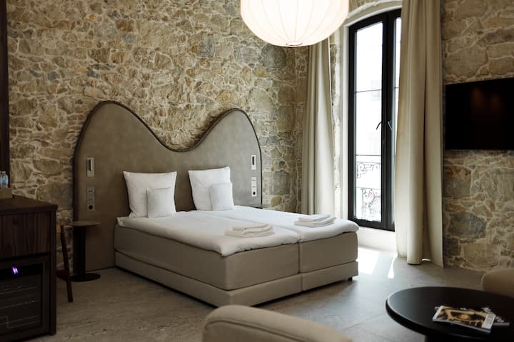 Superior Family 15 With Private Bathroom - Nice