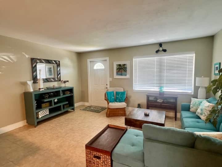 Orangegrove Cottage - North Fort Myers, FL
