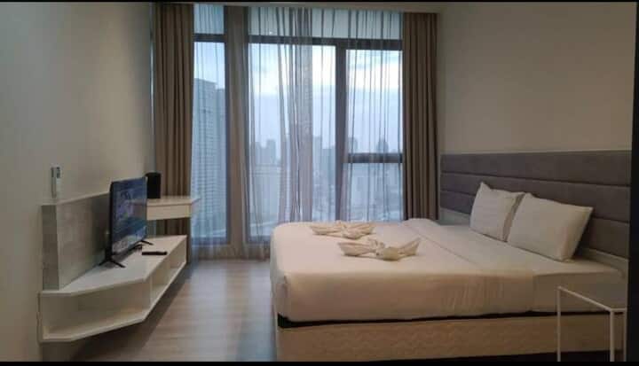 Affordable Klcc View With @Sky Pool - Kuala Lumpur