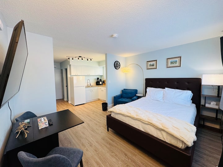 Bachelor Suite All Included - Grande Prairie
