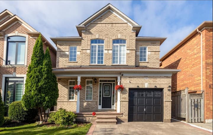 Spacious 3br Home • Safe, Quiet • Private Backyard - Milton