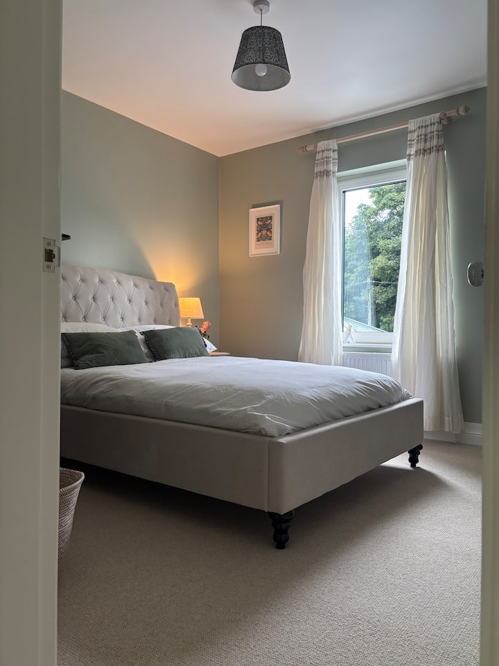 Tall Trees Double Bed Near Belfast Intl Airport - Antrim