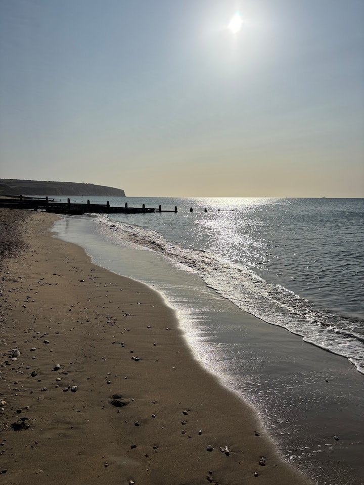 Beach Front - Stunning! New! 2 Bed - Shanklin