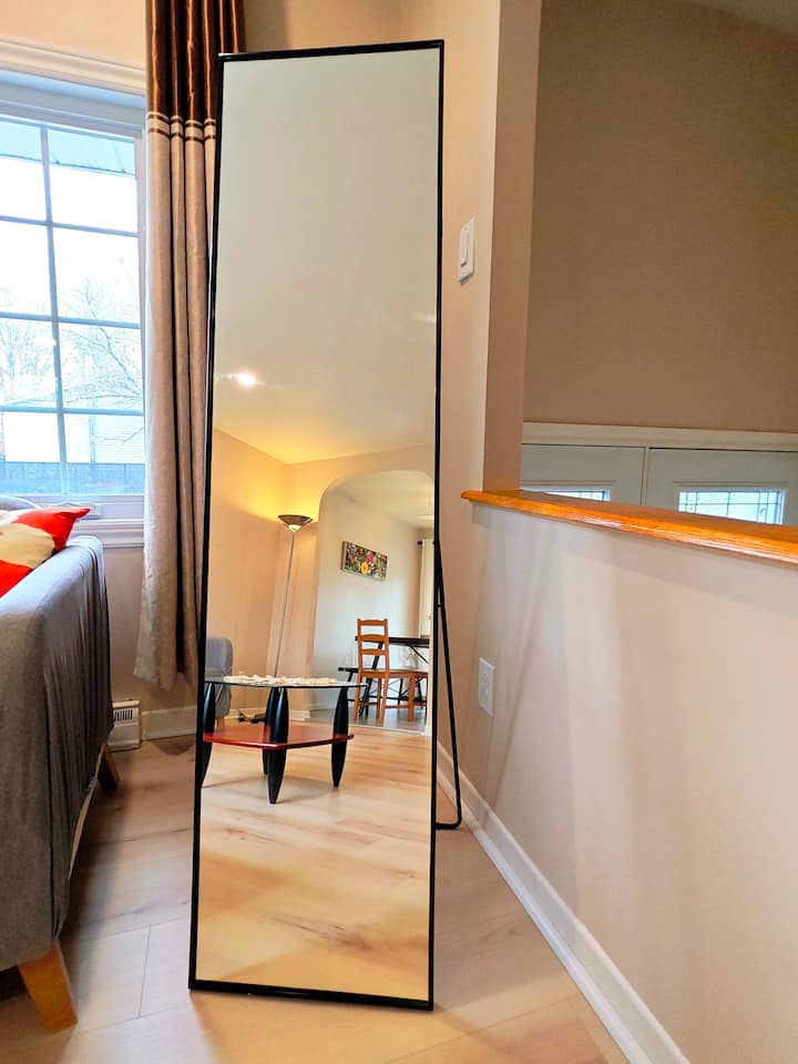 Cozy 4 Br Retreat/entire House/backyard & Parking - Longueuil