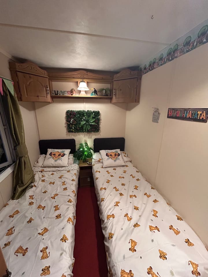 Cosy Coastal Caravan Porthkerry - Wales