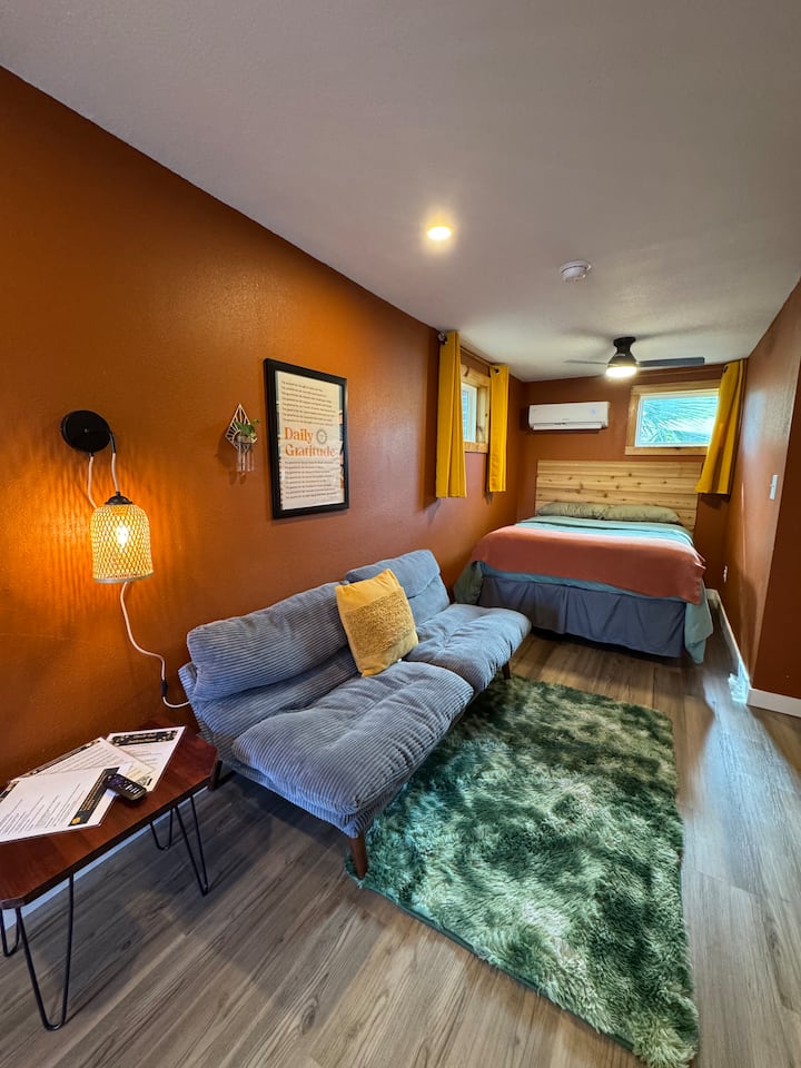 Downtown Pensacola Cottage - Pensacola, FL