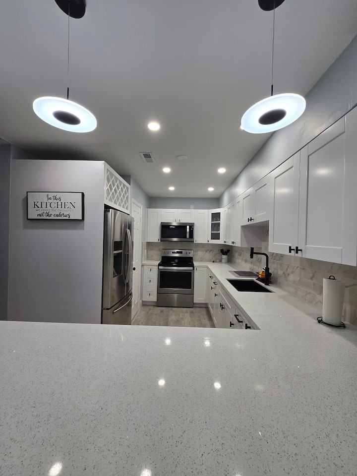 Bird Of Paradise
11 Mins-benhill Griffin Stadium - Gainesville, FL