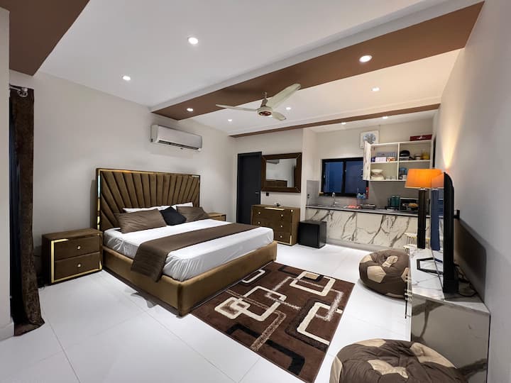 Exquisite Studio - Paragon | Near Airport | Lahore - Lahore
