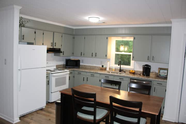 Elm Cottage - Lexington, SC