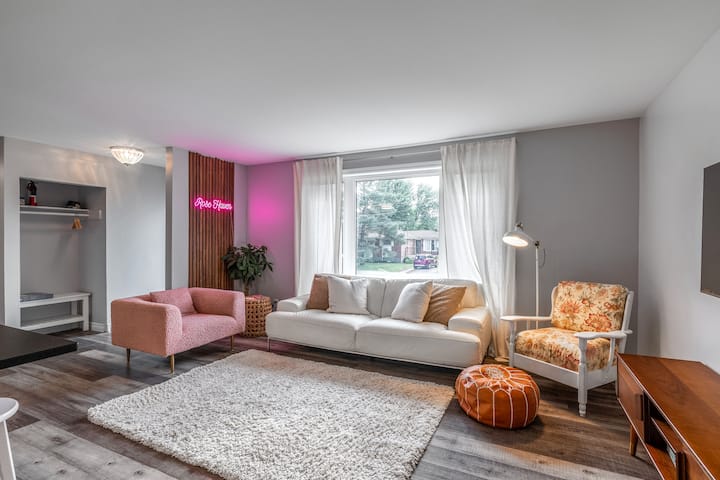 Welcome To Rose Haven! - Greater Sudbury