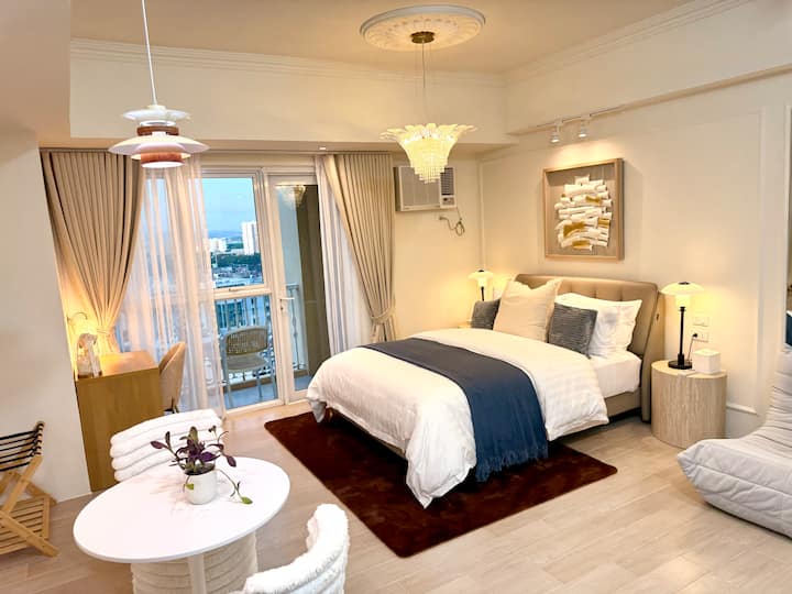 Chic Stay At Venice Grand Canal Mall View - Taguig