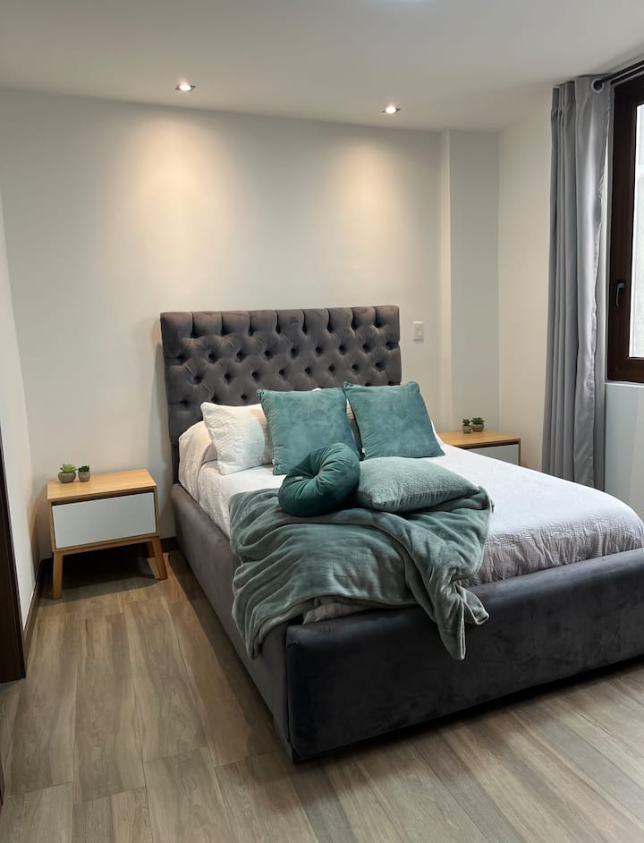 Elegant And Cozy Suite Steps From Downtown - Ecuador