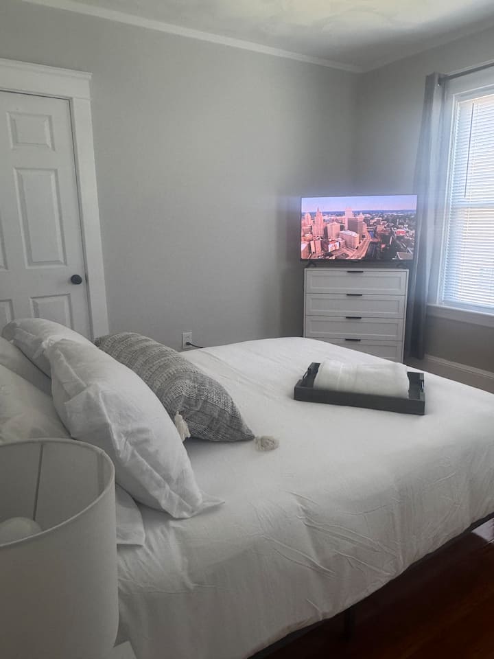 2+ Bedroom In A Perfect Location Pc Jwu Brown - Providence, RI