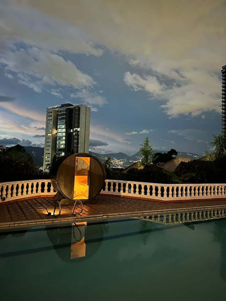 Wellness: Infrared Sauna, Pool, Gym, Bar & Views - Medellín, Colombia