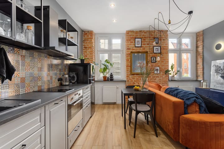 Klimatyczne Mieszkanie W Odrestaurowanej Kamienicy - Poznań