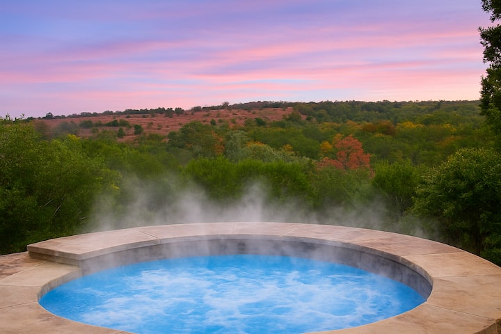Hilltop Heated Saltwater Pool & Hot Tub W/ Firepit - Pedernales Falls State Park, Johnson City